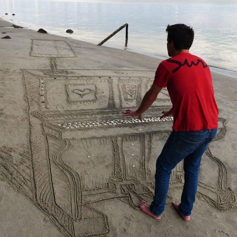 Artist Creates Mind-Bending 3D Piano Art On A Beach In New Zealand