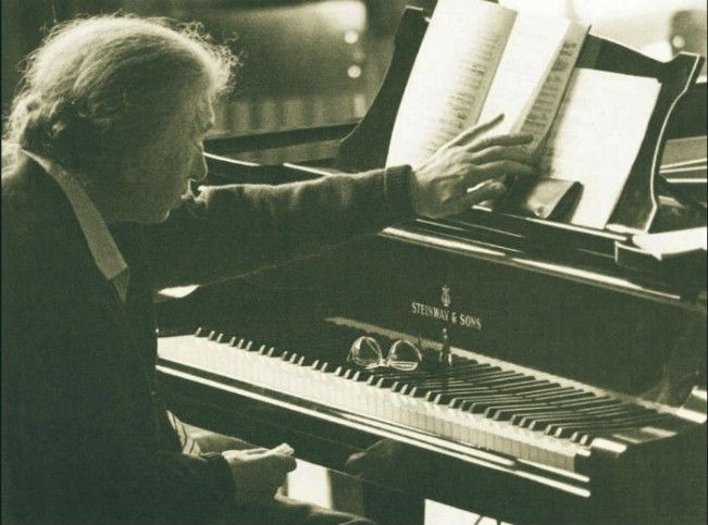 The 10 Greatest Classical Pianists of All Time