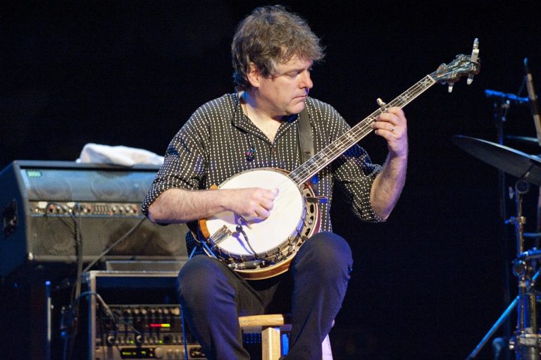 10 Famous Banjo Players and their Banjo Performance (Great Banjoists ...