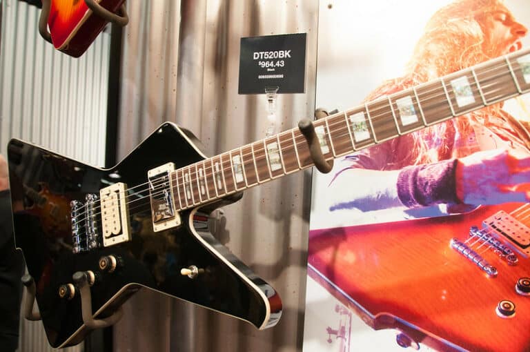 Ibanez Destroyer vs Gibson Explorer: Which One To Choose? - CMUSE