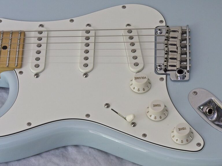 Comparing The Daphne Blue vs Sonic Blue: What's The Difference - CMUSE