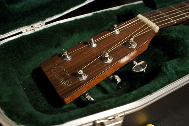 Martin 00018 vs 00028 (The Main Differences) - CMUSE