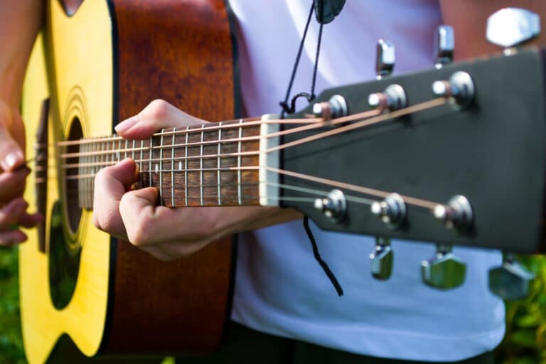 9 Common Guitar Intonation Problems & Solutions - CMUSE