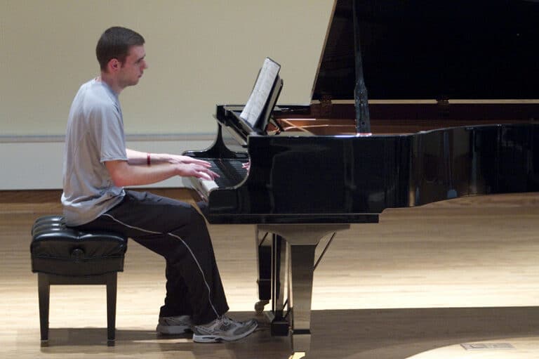 Neck Issues And Pain During Piano Performance - CMUSE