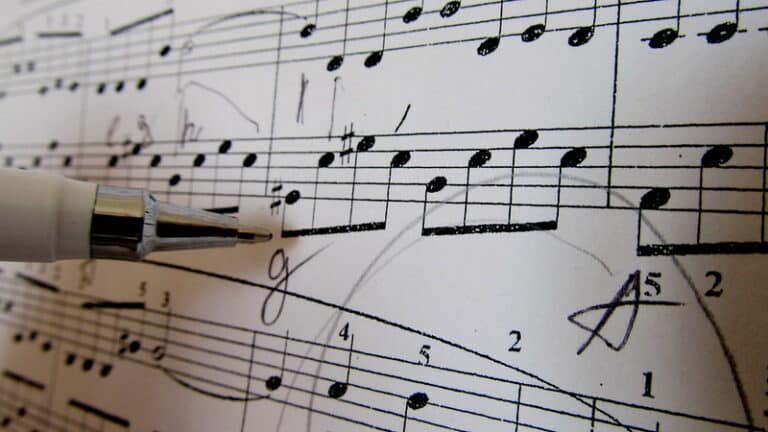 Major or Minor? How To Identify A Triad! - CMUSE